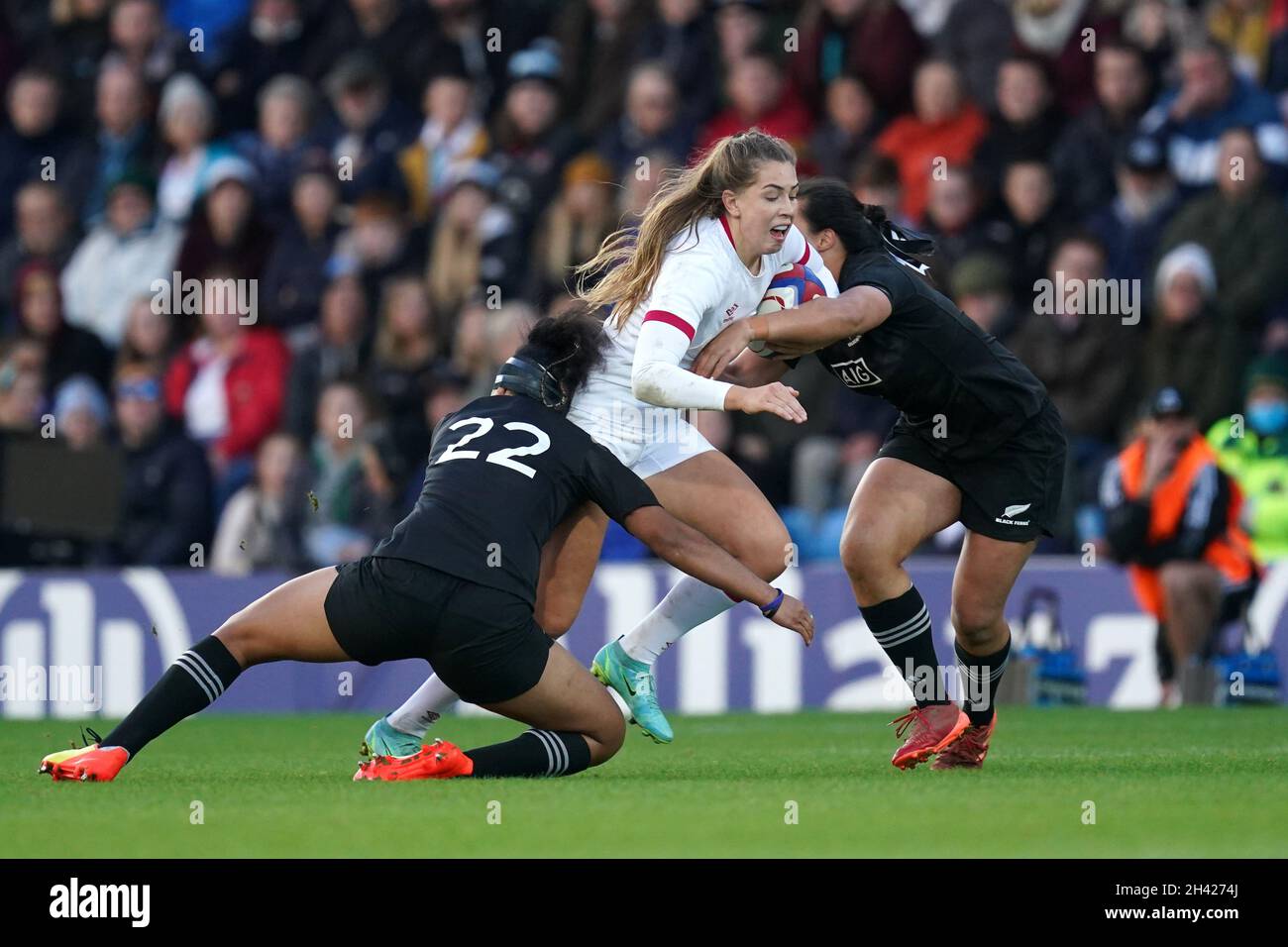 England's Holly Aitchison (centre) and New Zealand's Patricia Maliepo ...