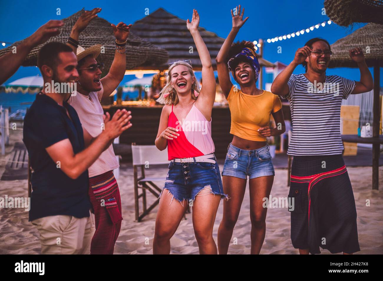 Girl dancing sunset bar hi-res stock photography and images - Alamy