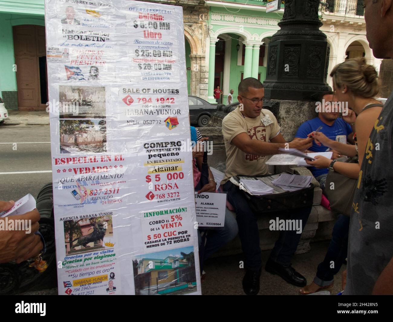 Agents selling real estates in Havanna, Cuba Stock Photo - Alamy
