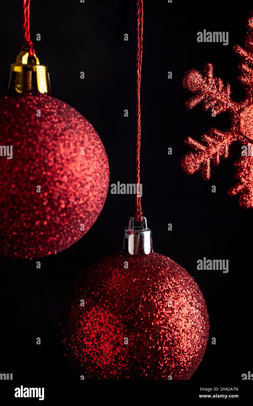 Black christmas tree decorations icon hi-res stock photography and ...