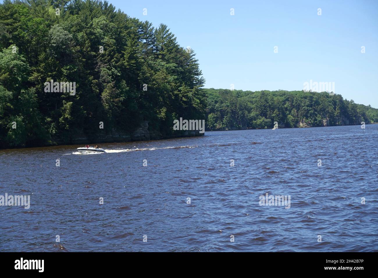Upper river boat tour, Wisconsin Dells, Wisconsin Stock Photo - Alamy