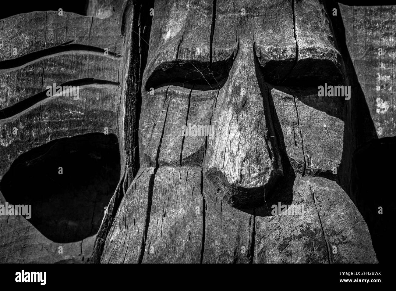 Carved wooden face hi-res stock photography and images - Alamy