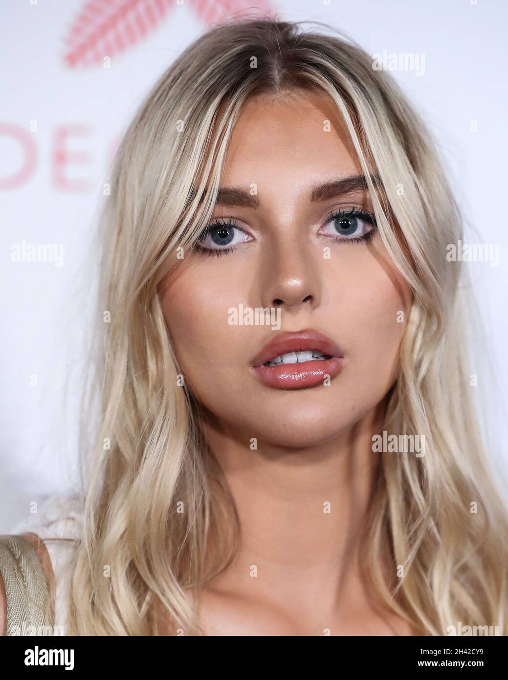 Elizabeth grace lindley hi-res stock photography and images - Alamy