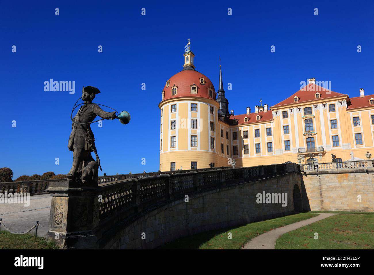 Schloss Moritzburg, Piqueurstatue von Wolf Ernst Brohn aus dem Jahr ...
