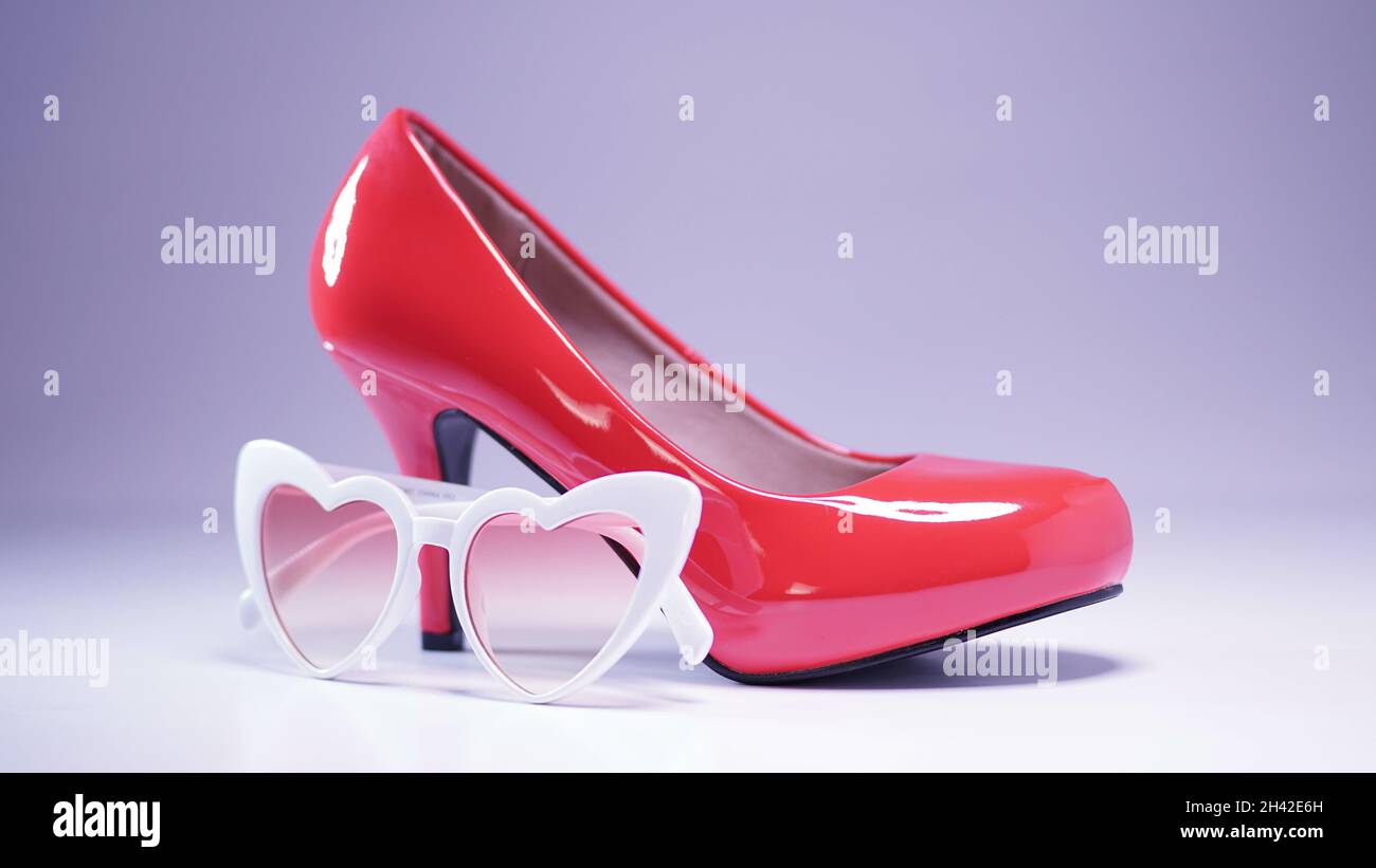 Heart high heels hi-res stock photography and images - Alamy