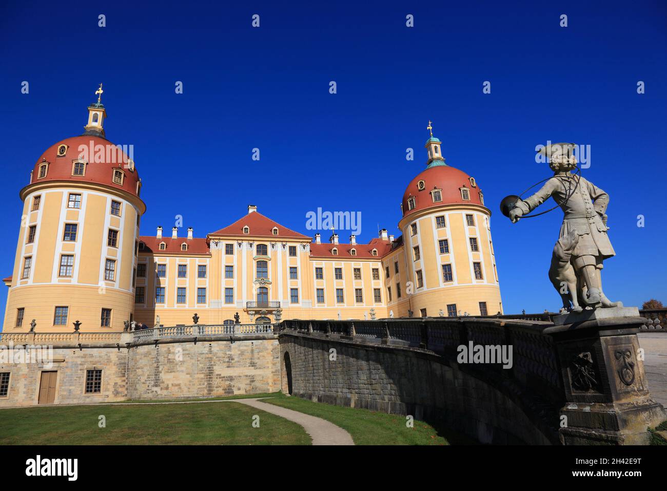 Schloss Moritzburg, Piqueurstatue von Wolf Ernst Brohn aus dem Jahr ...