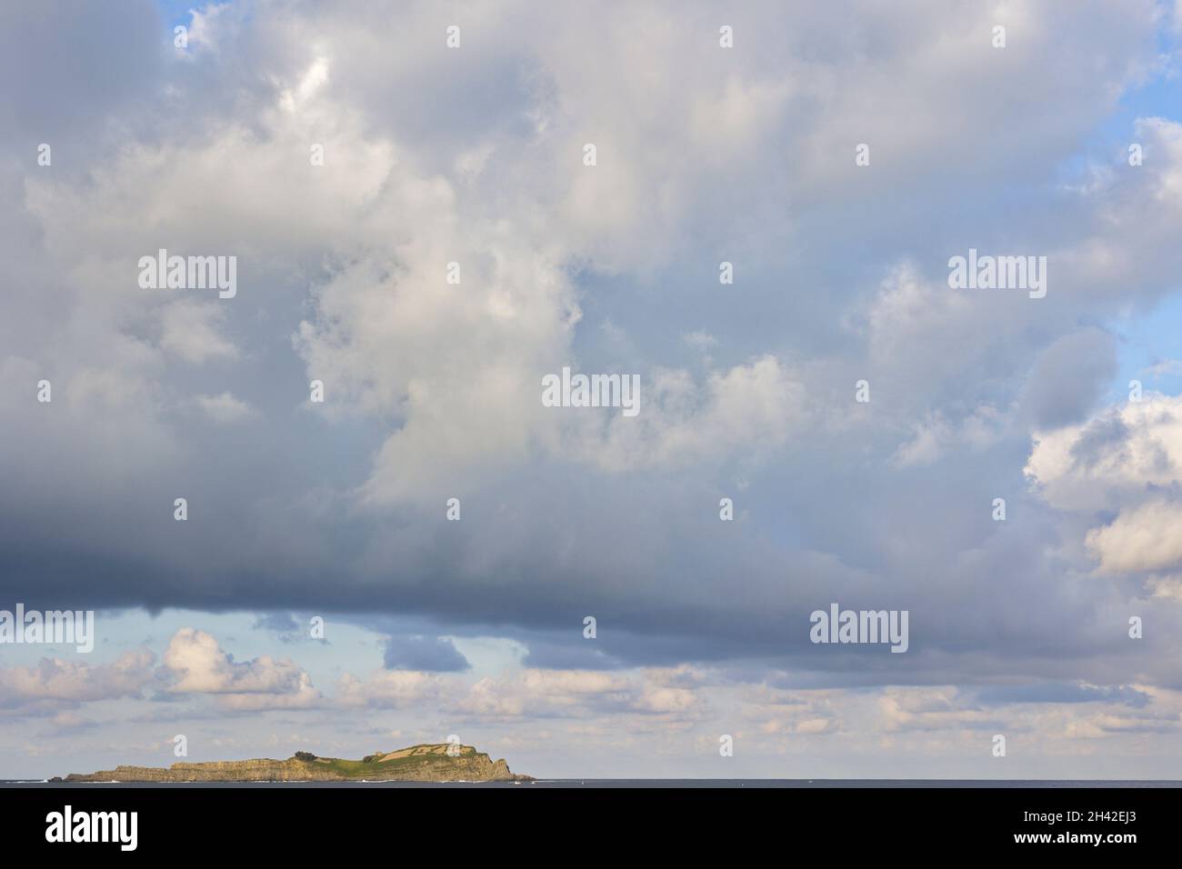 Mundaka, Bizkaia; Oct. 09, 2021. The coastal town of Mundaka in the ...