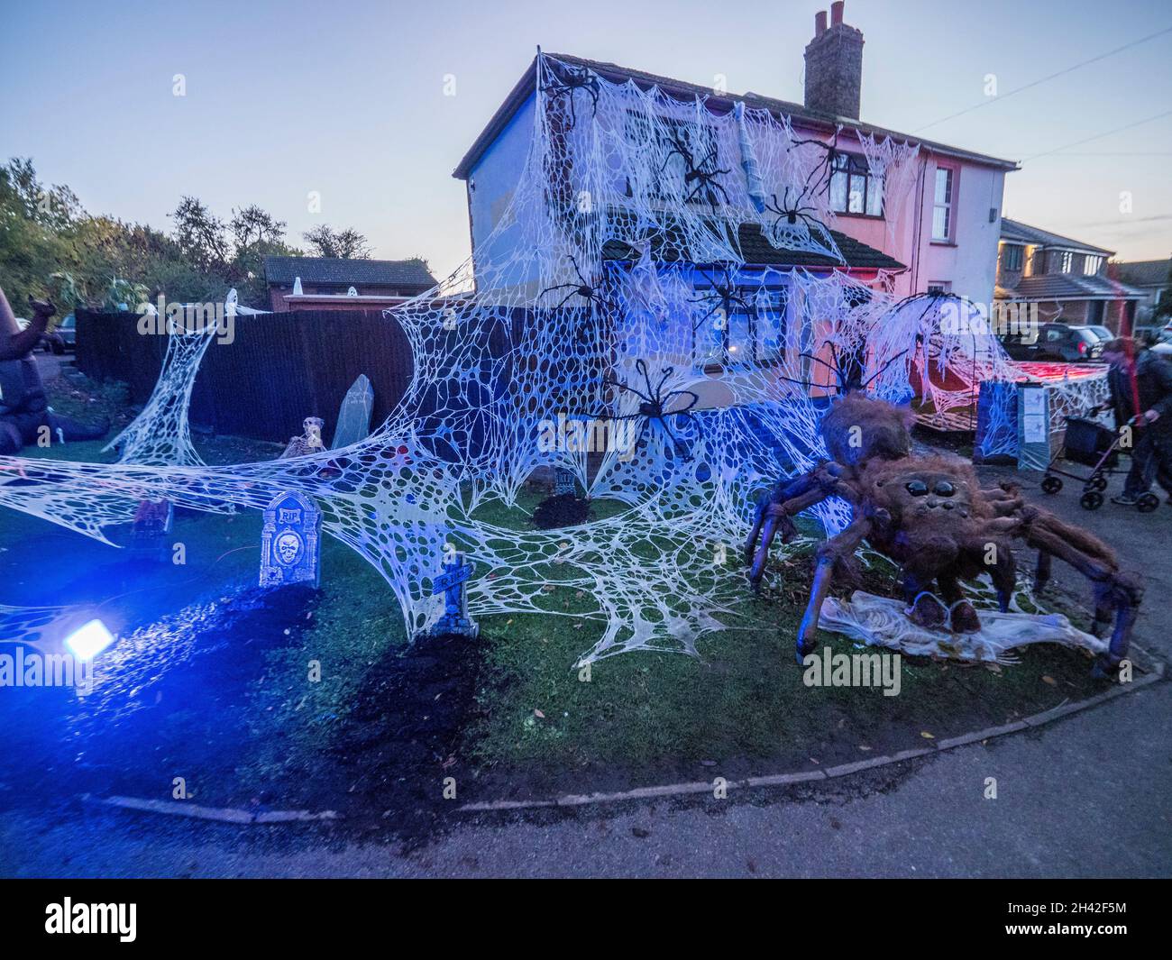 Rainham, Kent, UK. 31st Oct, 2021. A 'spooktacular' Halloween House on ...