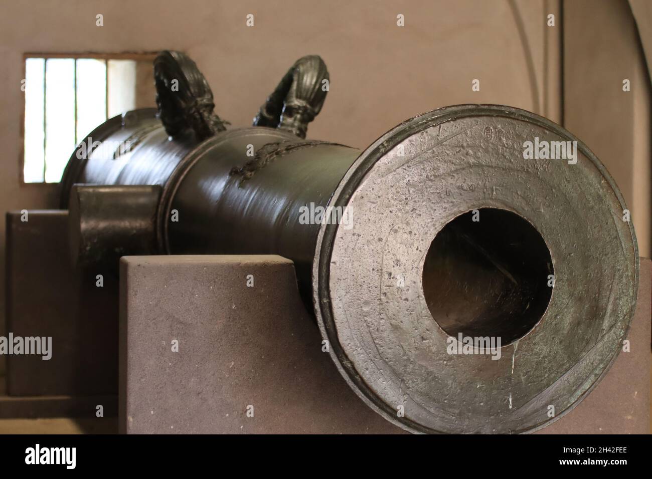 Historic weapon display hi-res stock photography and images - Alamy