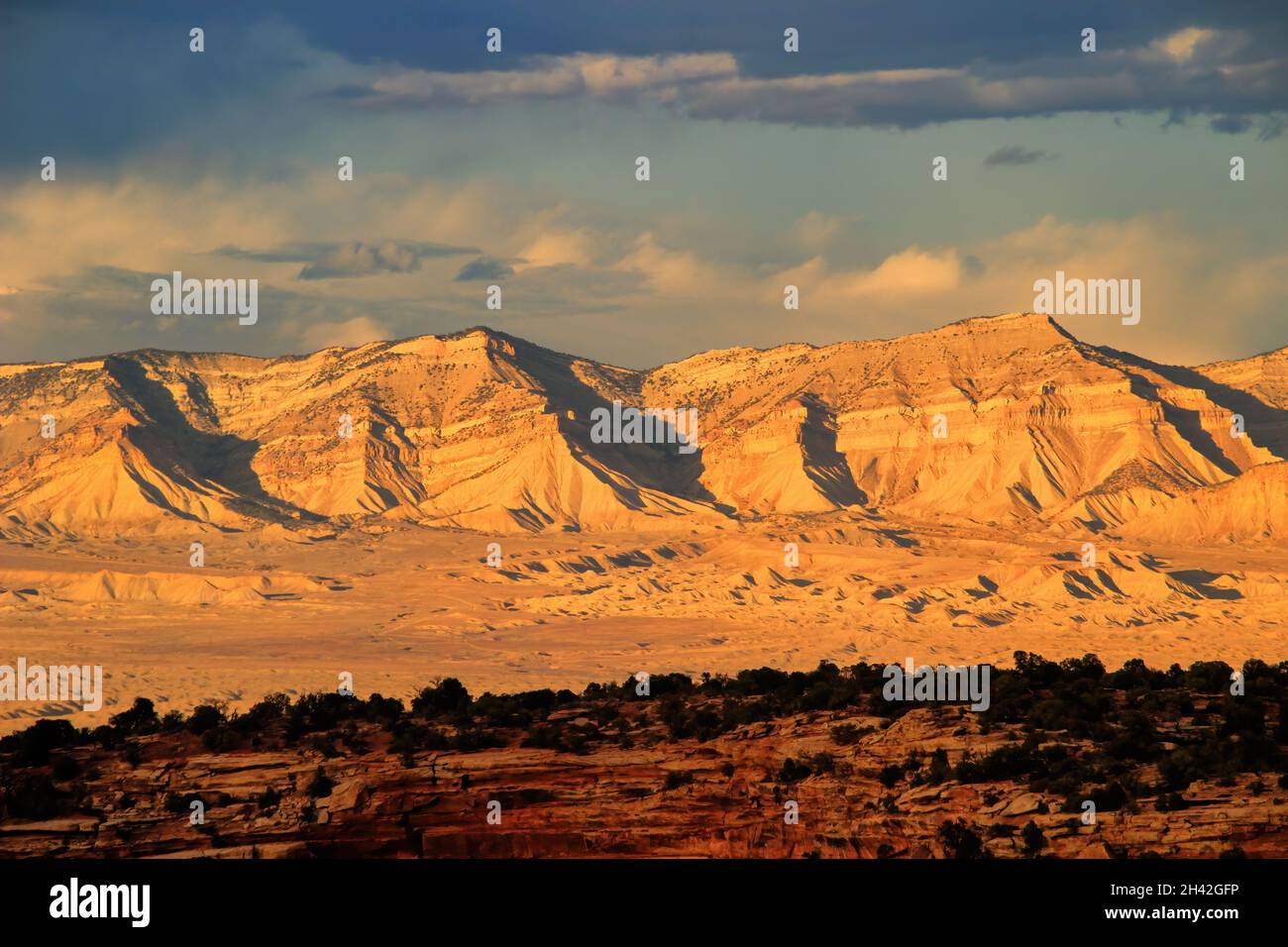 Book cliffs hi-res stock photography and images - Alamy