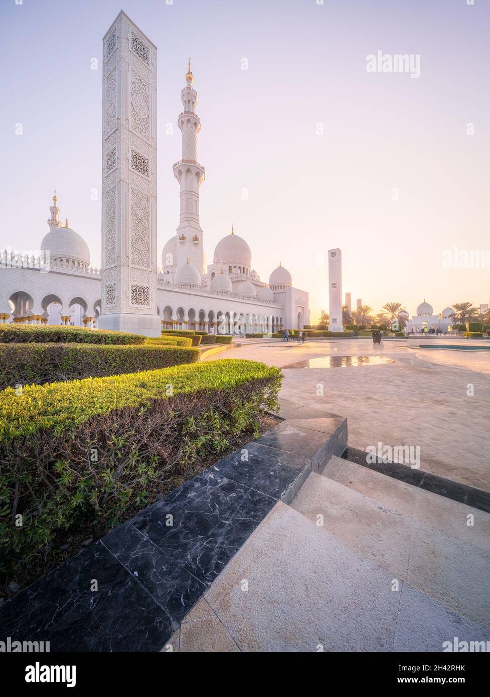 View of the garden of Sheikh Zayed Grand Mosque at day time, UAE Stock ...