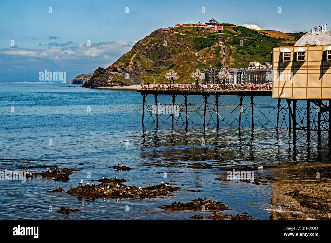 Cast iron piers hi-res stock photography and images - Alamy