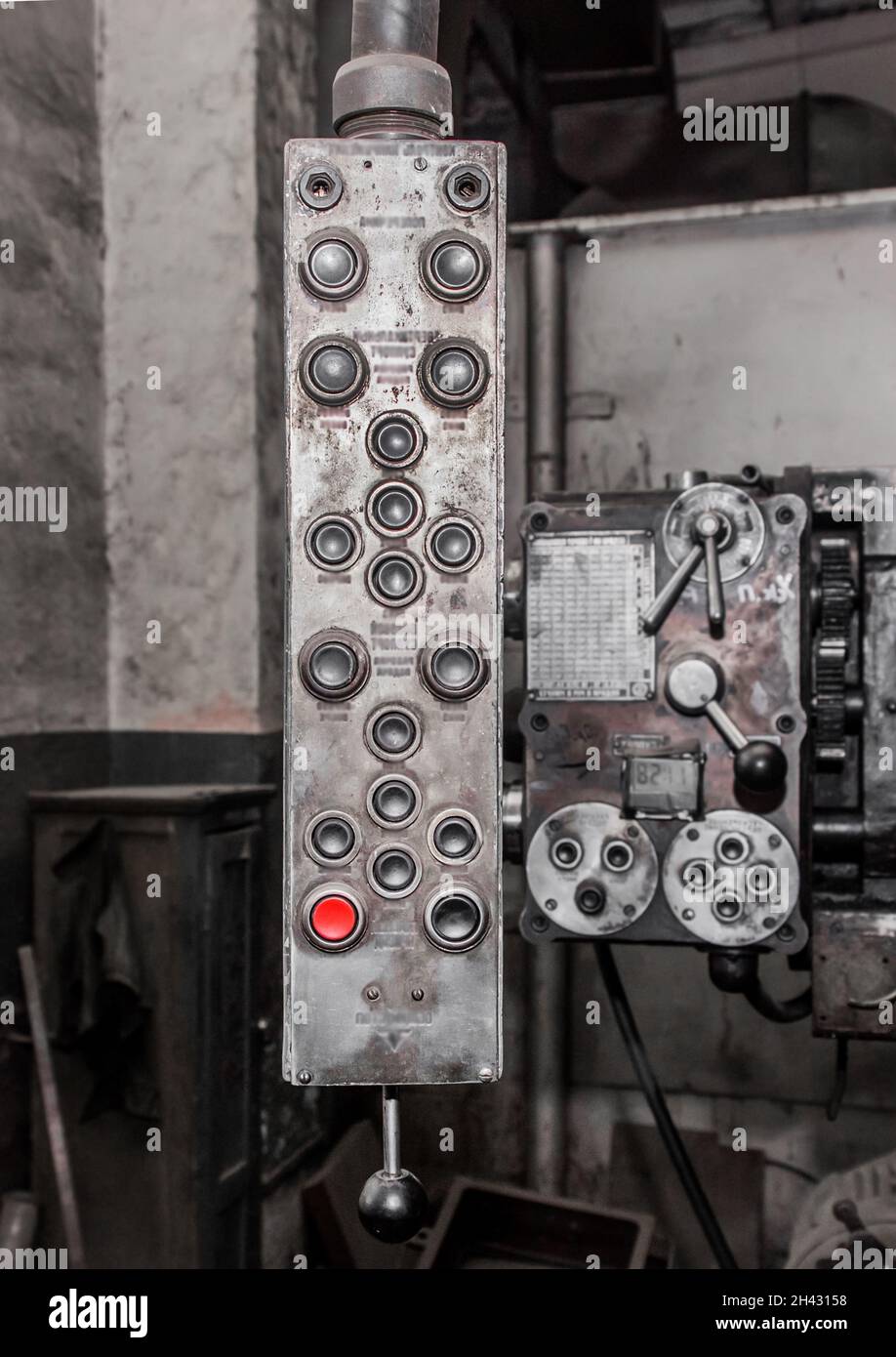 Vertical system hi-res stock photography and images - Alamy