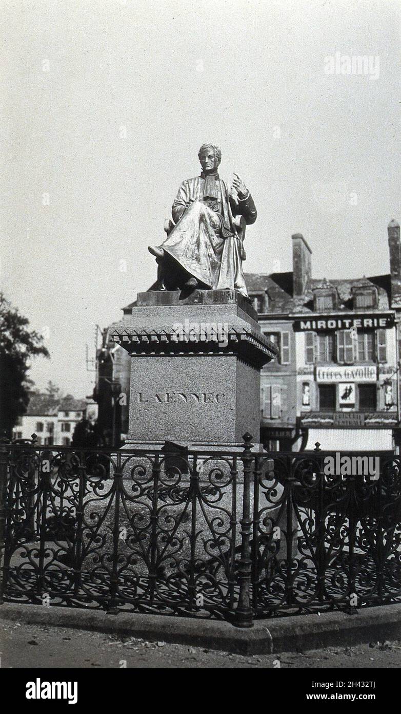 René Théophile Hyacinthe Laennec. Photograph after a statue Stock Photo ...