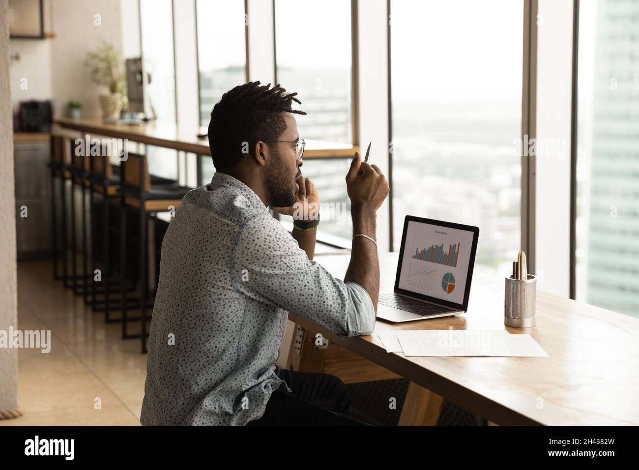 Businessman multitasking hi-res stock photography and images - Alamy Businessman multitasking hi-res stock photography and images - Alamy