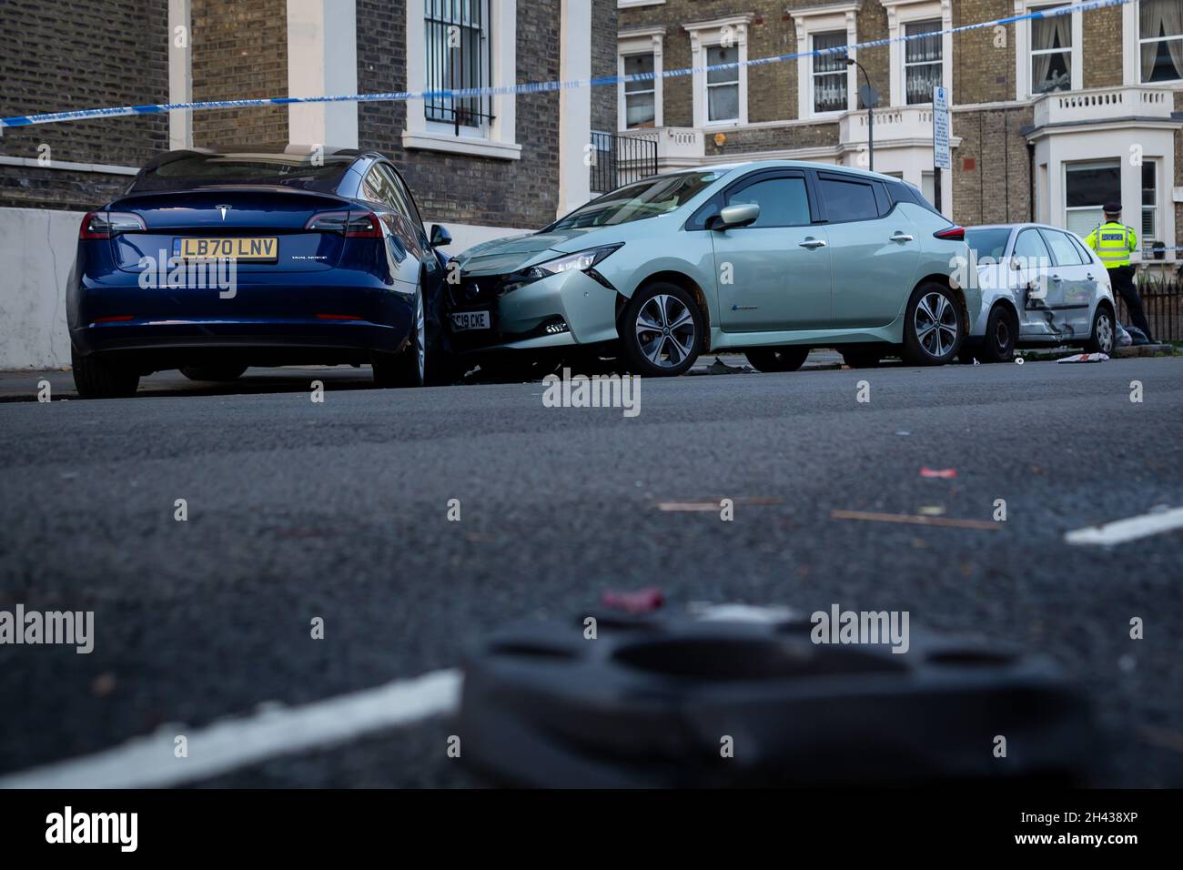 London, UK. 31st Oct, 2021. Police cordon off Halford road SW6 London ...