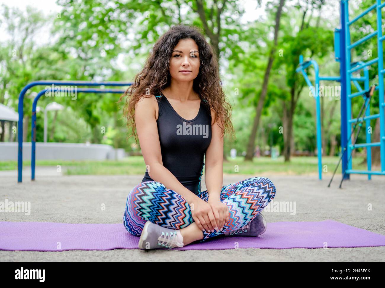 Person yoga mat hi-res stock photography and images - Alamy