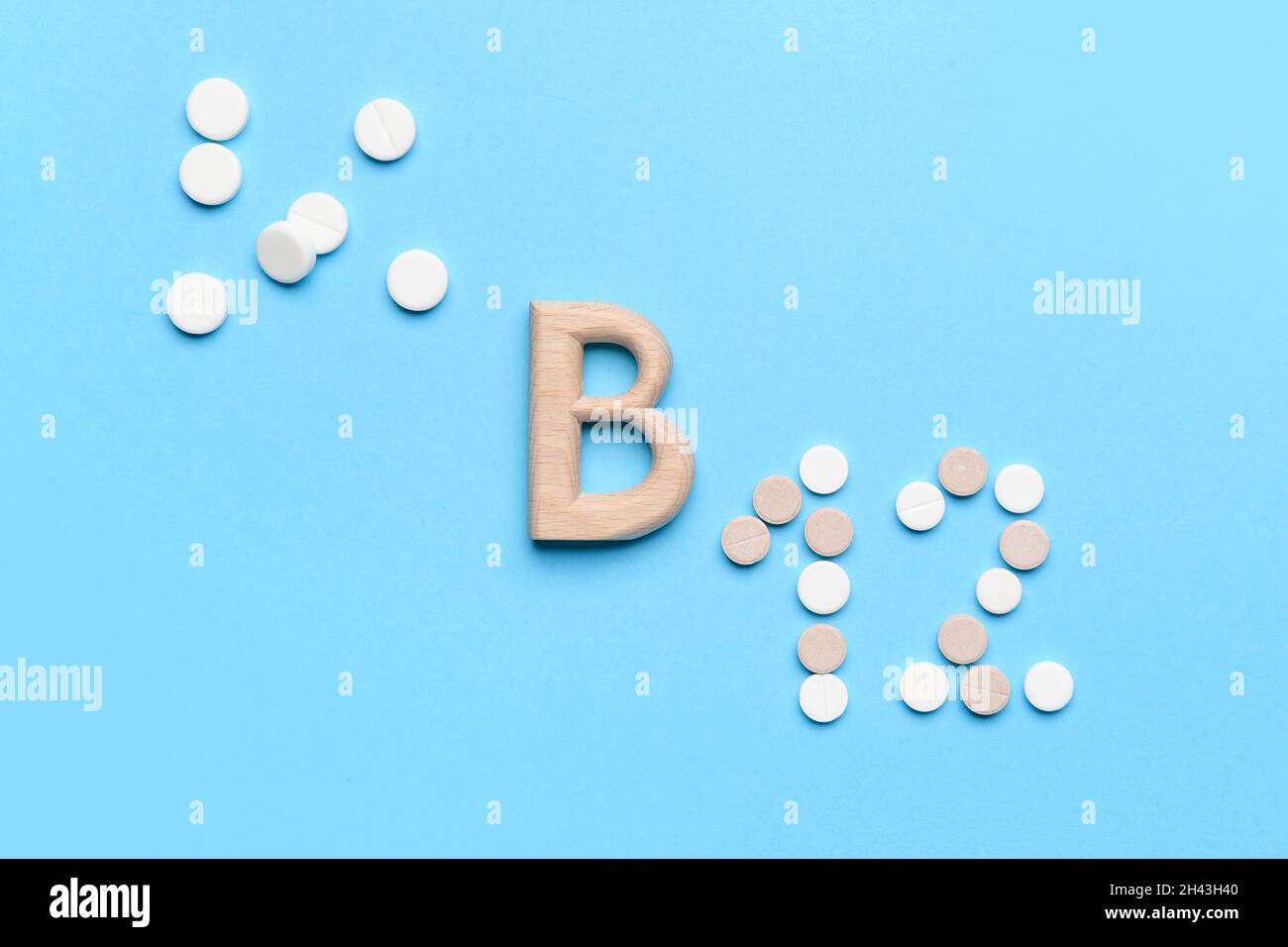 Vitamin b12 pills hi-res stock photography and images - Alamy
