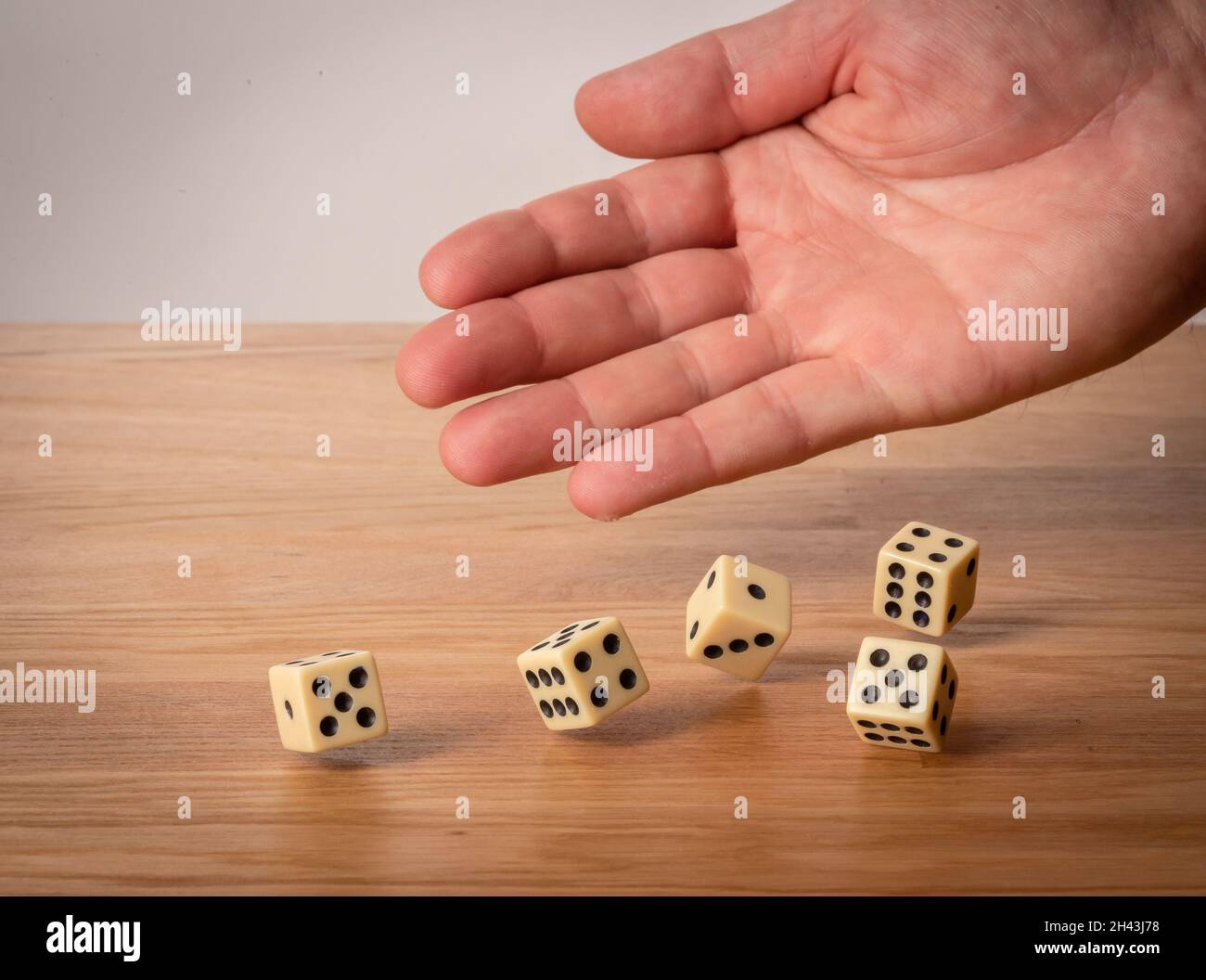 Throwing dice craps table hi-res stock photography and images - Alamy