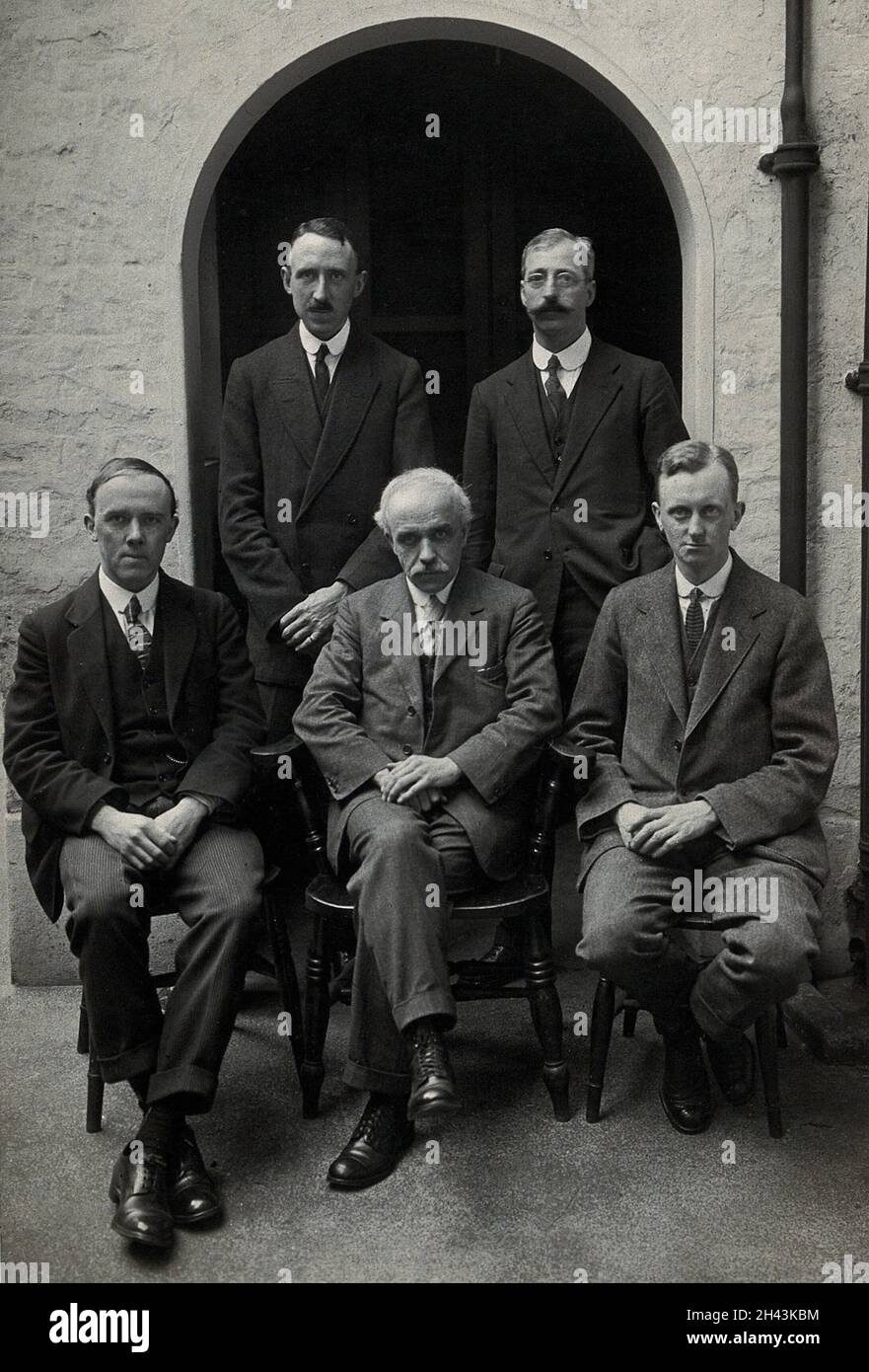 Staff of Wellcome Chemical Research Laboratories (back row Humphrey ...