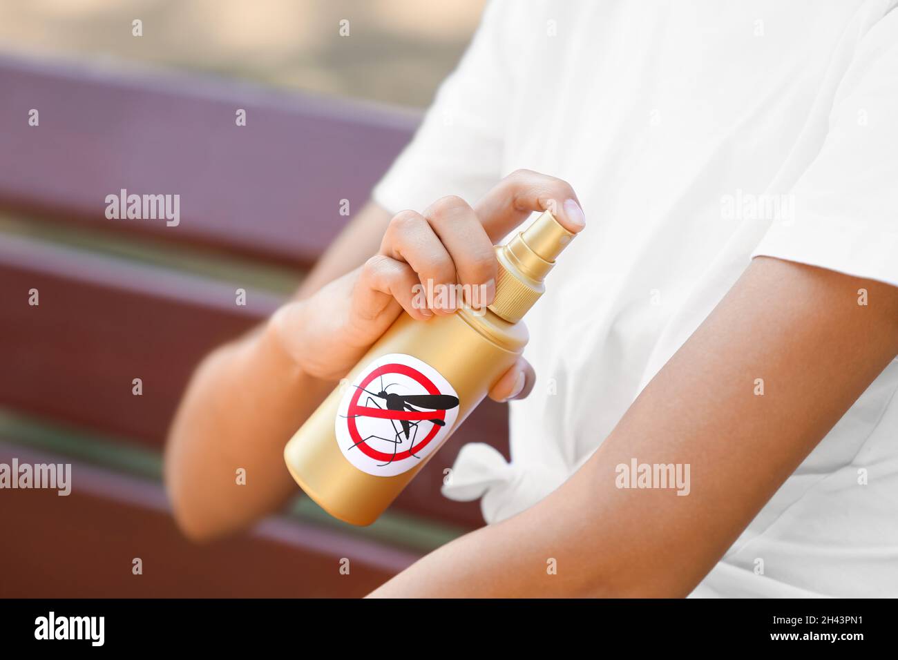 Woman mosquito spraying hi-res stock photography and images - Alamy