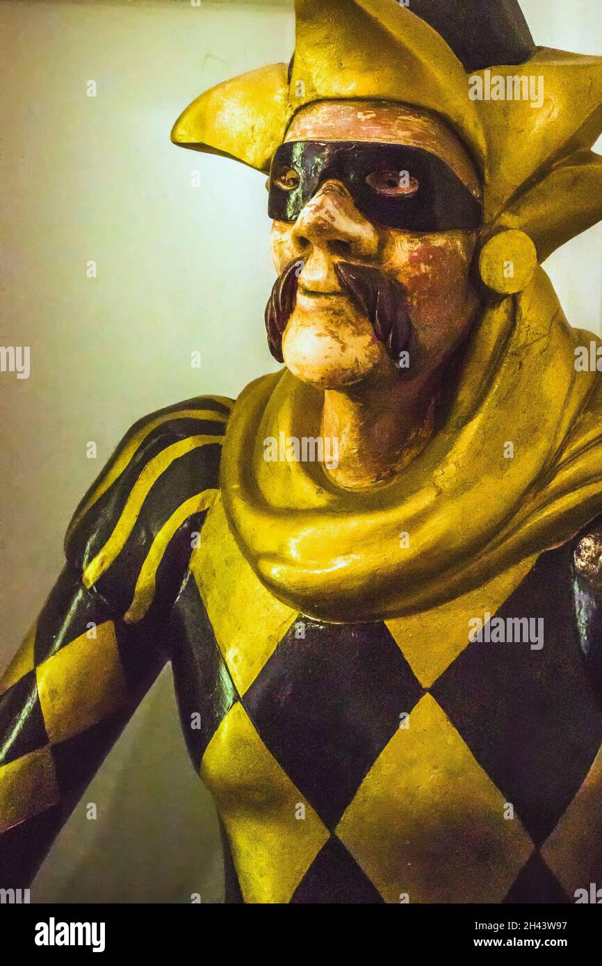 Harlequin costume hi-res stock photography and images - Alamy