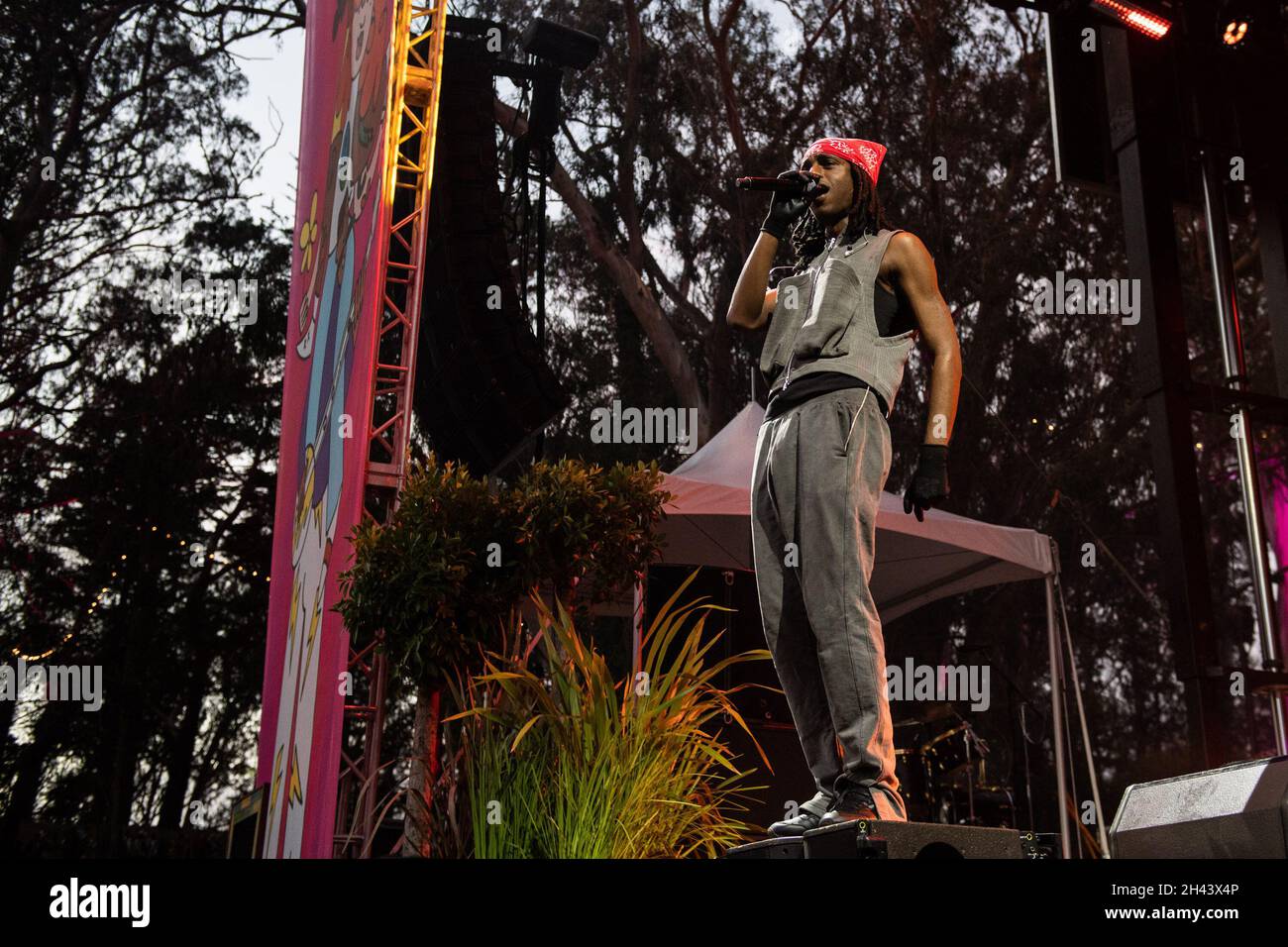 Bakar singer hi-res stock photography and images - Alamy