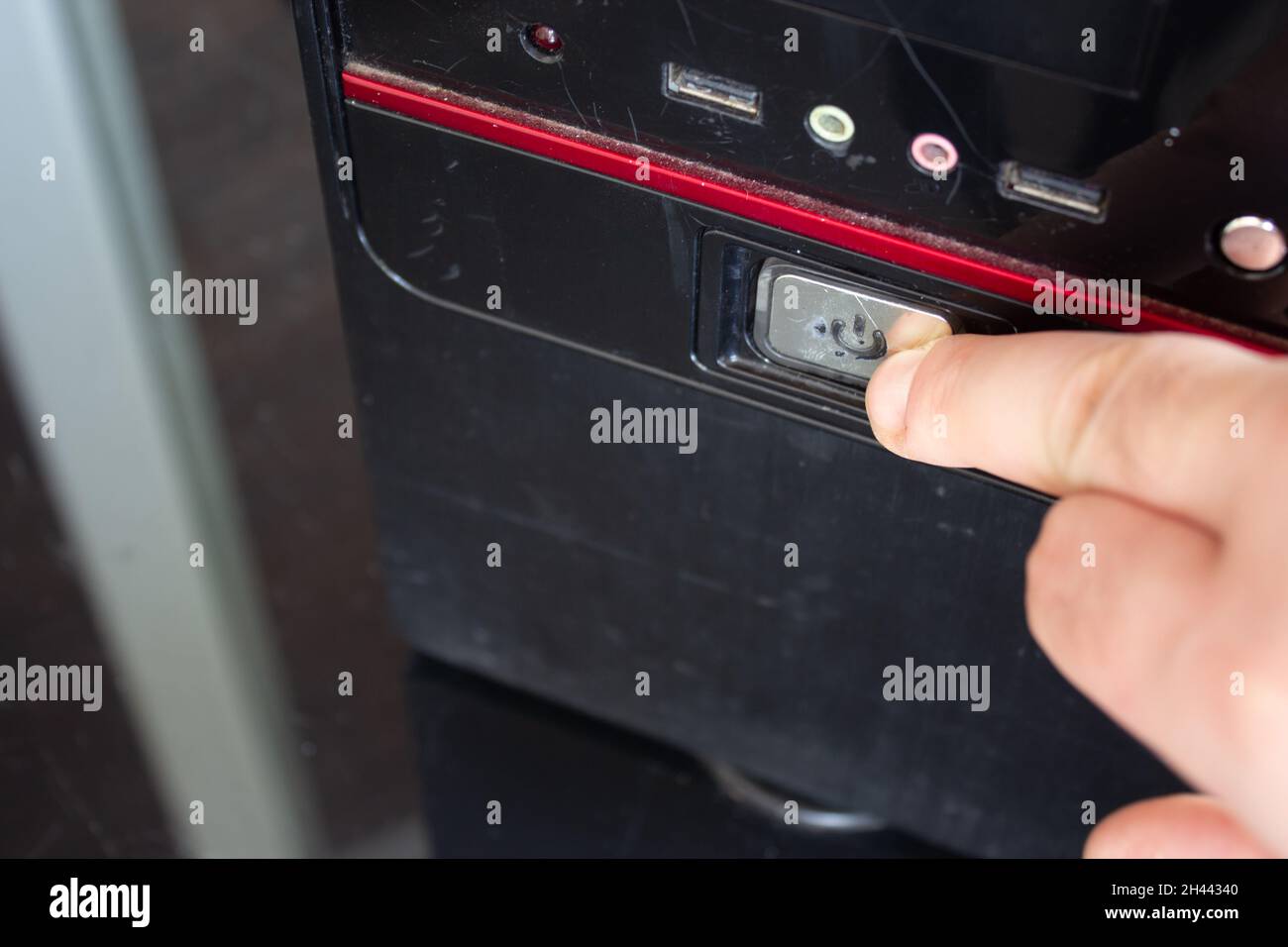 Power button switch on off symbol hi-res stock photography and images ...