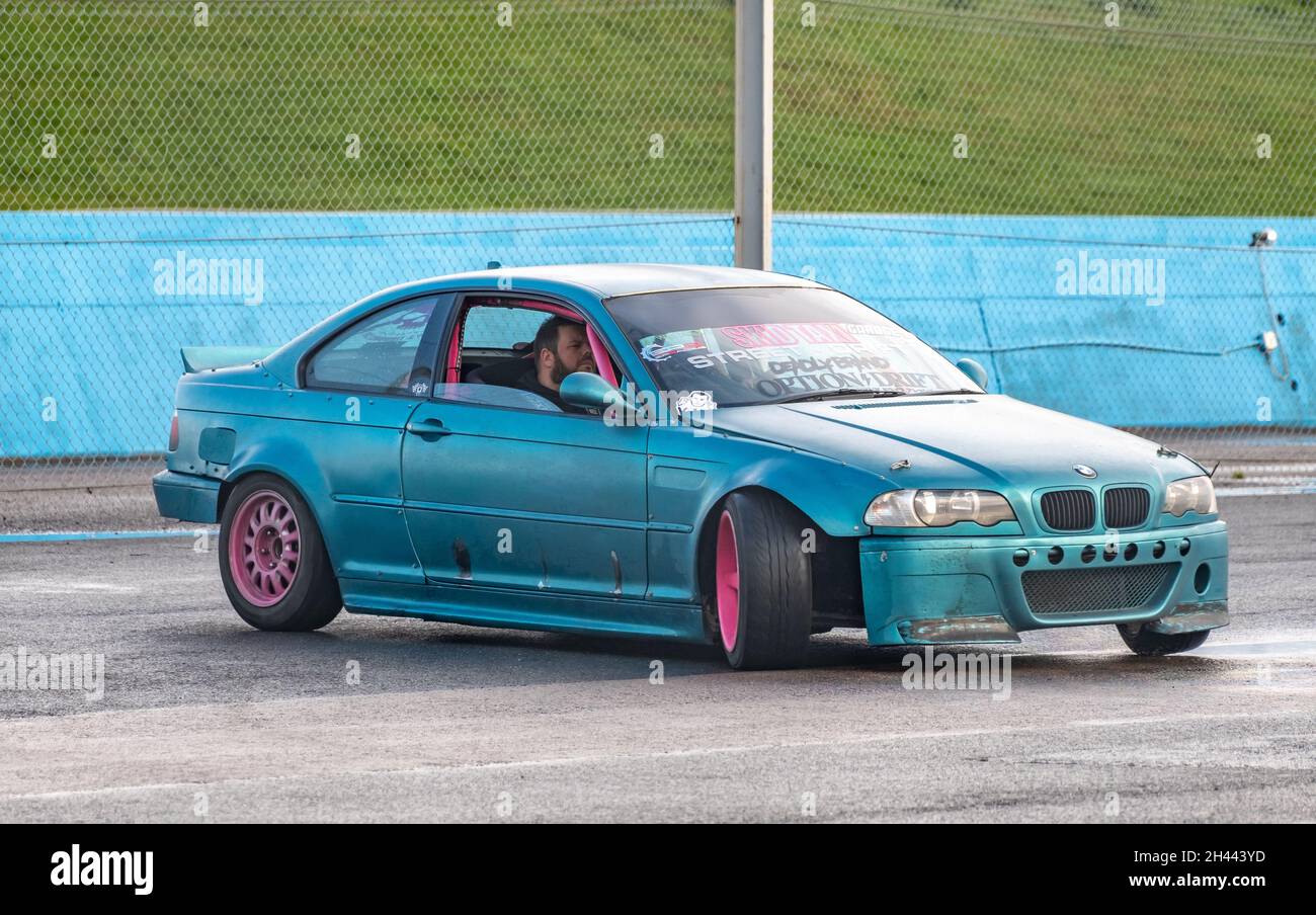 Classic rear wheel drive series 3 BMW drifting at the Flame & Thunder ...