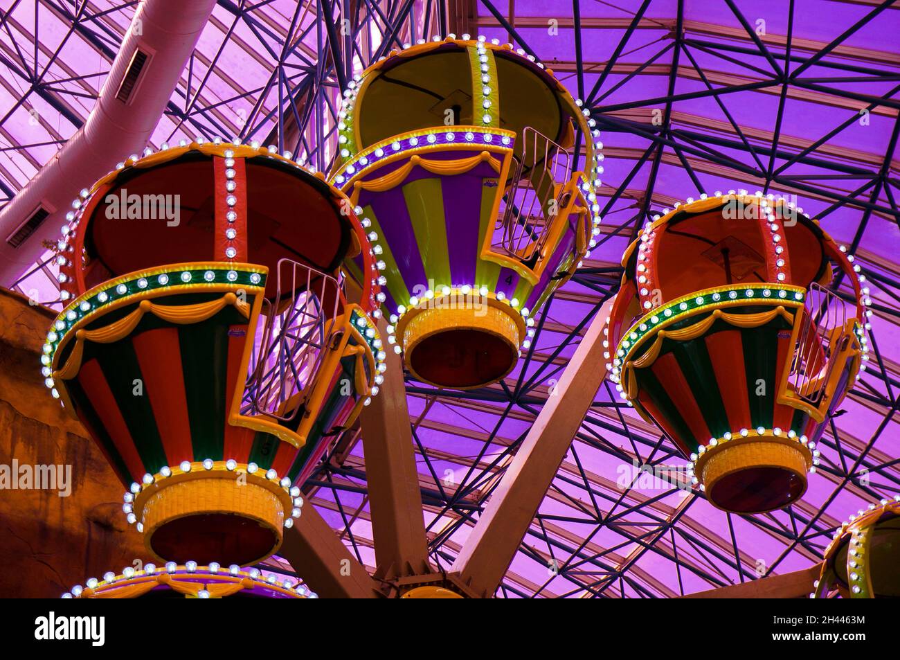 Ferris wheel in Las Vegas building Stock Photo - Alamy