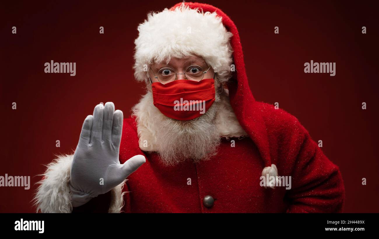 Real santa claus hi-res stock photography and images - Alamy