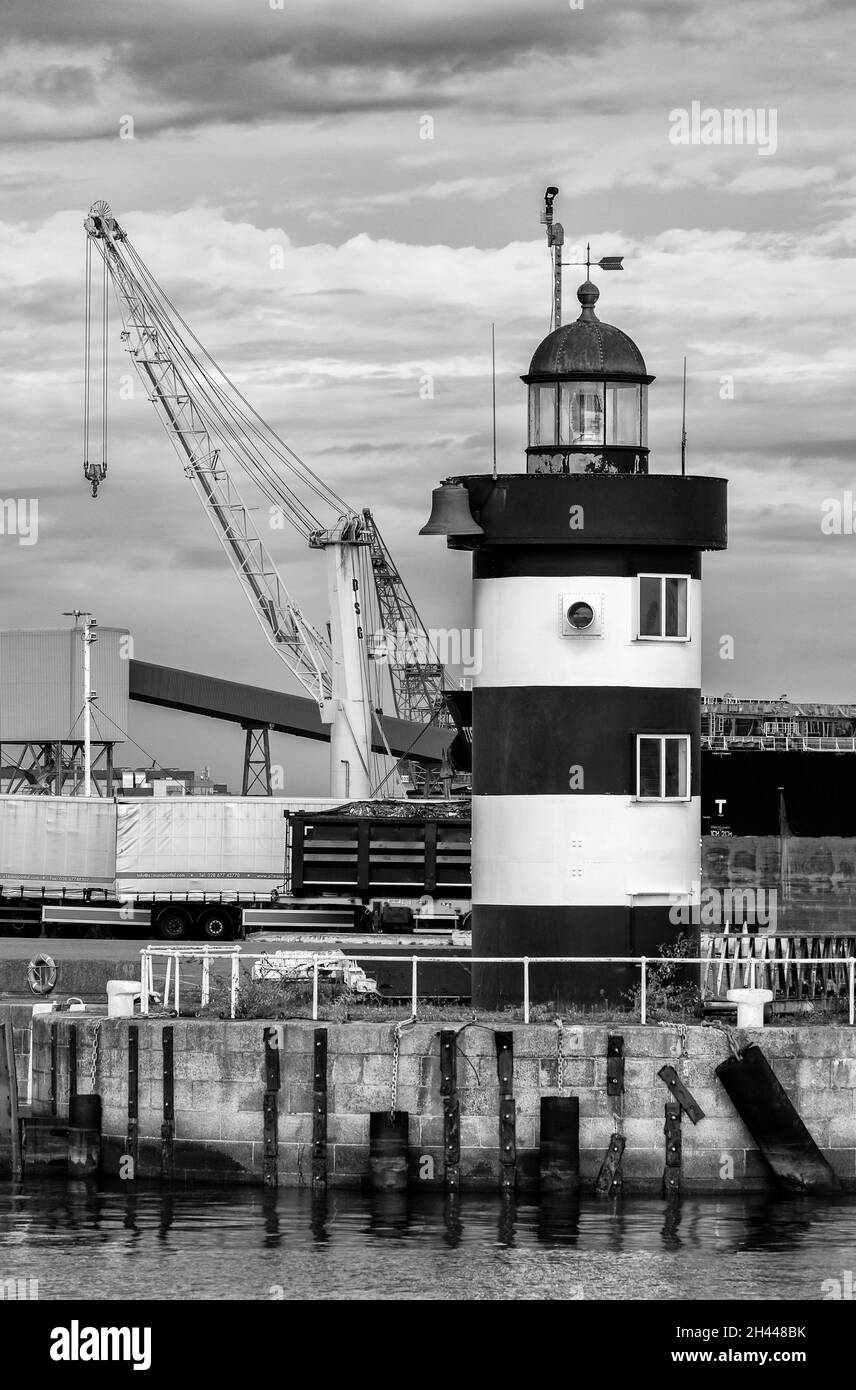 North Wall Quay Lighthouse, Alexandra Basin, Dublin Port, County Dublin, Ireland Stock Photo - Alamy