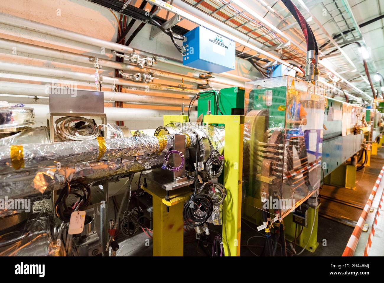 Particle accelerator geneva hi-res stock photography and images - Alamy