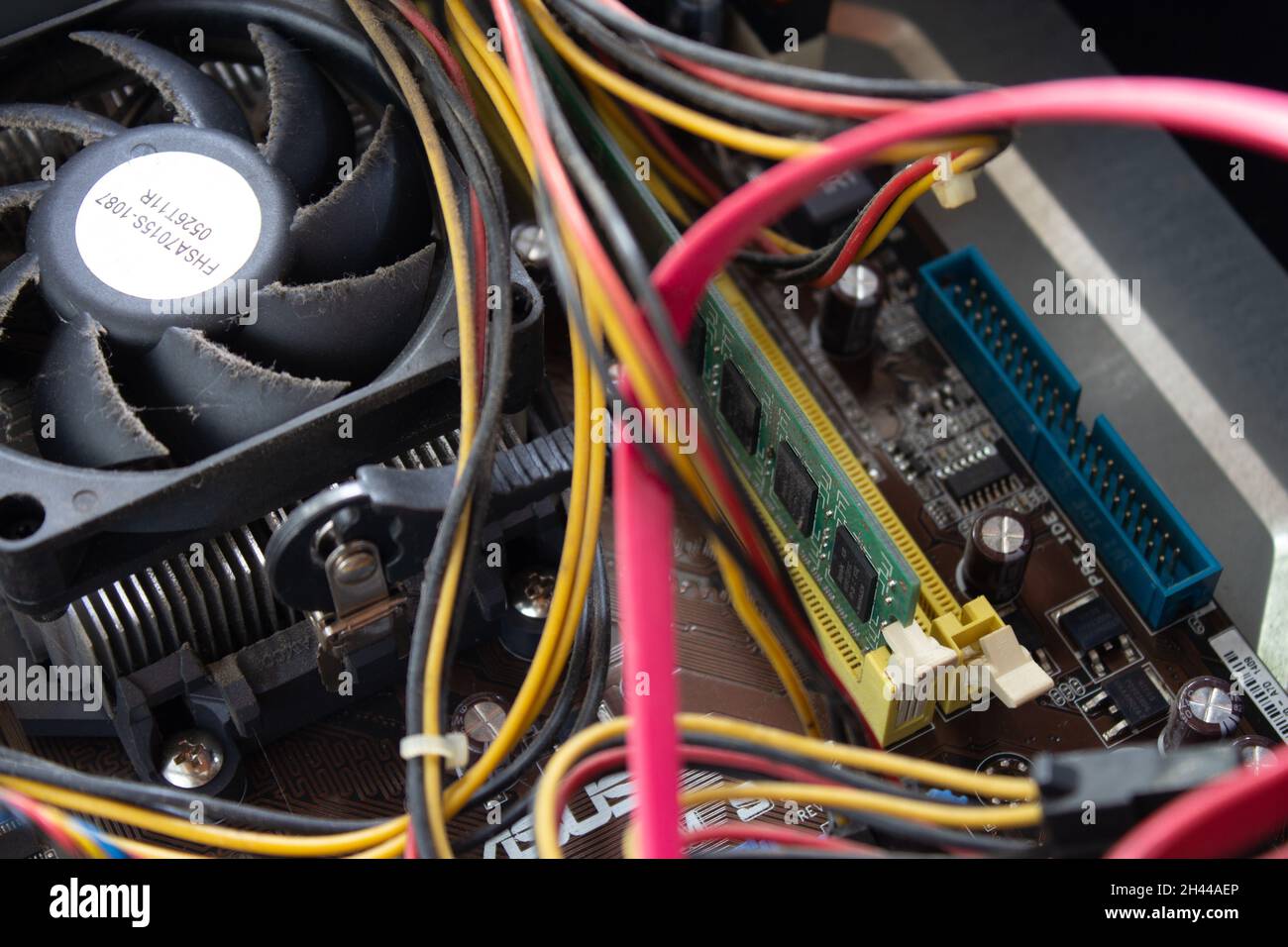 Ram install hi-res stock photography and images - Alamy