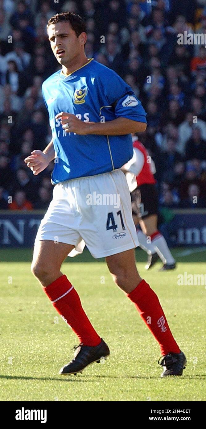PORTSMOUTH V ROTHERHAM LEO BIAGINI PIC MIKE WALKER, 2002 Stock Photo ...
