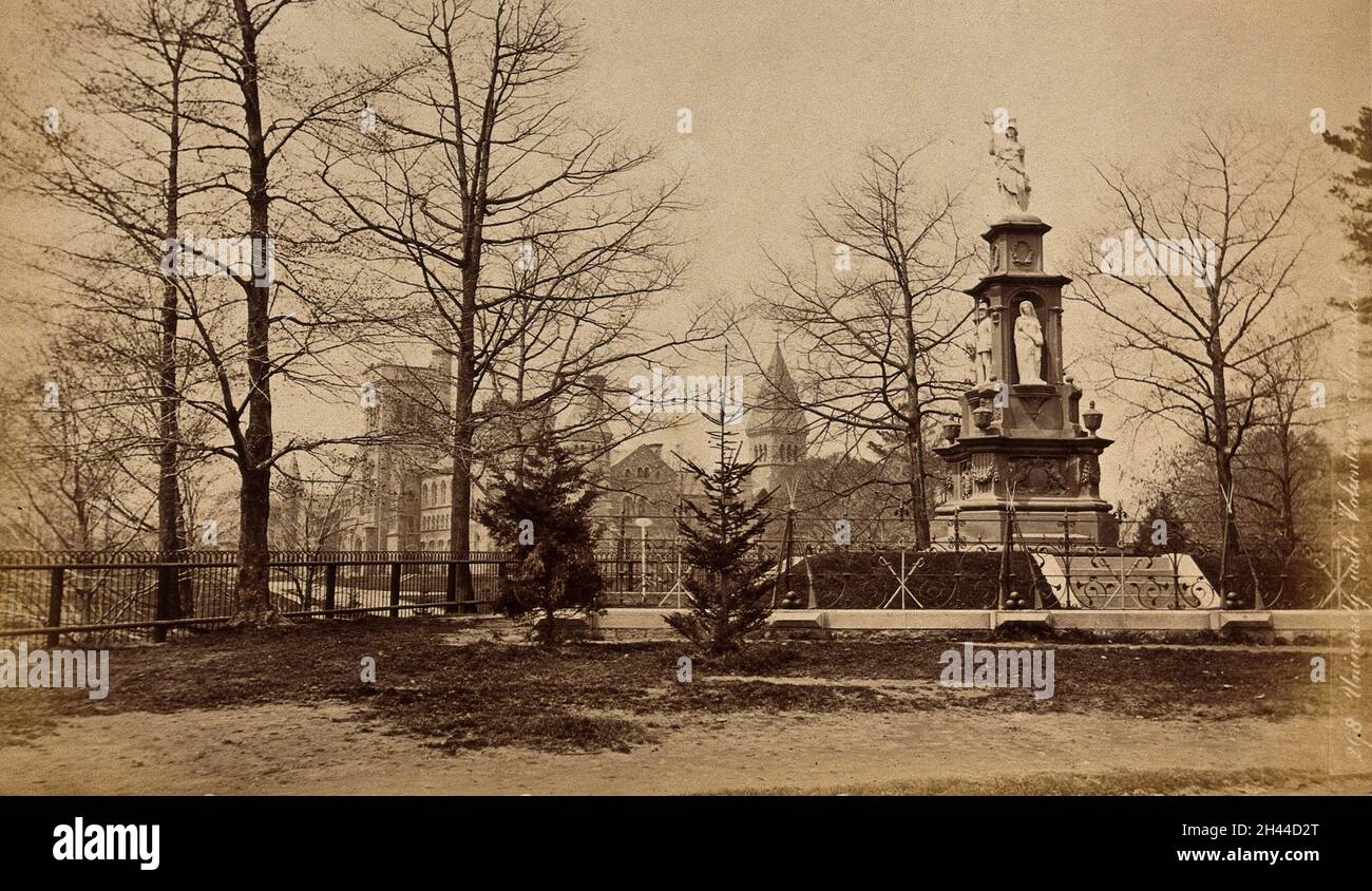 The Volunteers' Monument, University of Toronto, Canada: university ...