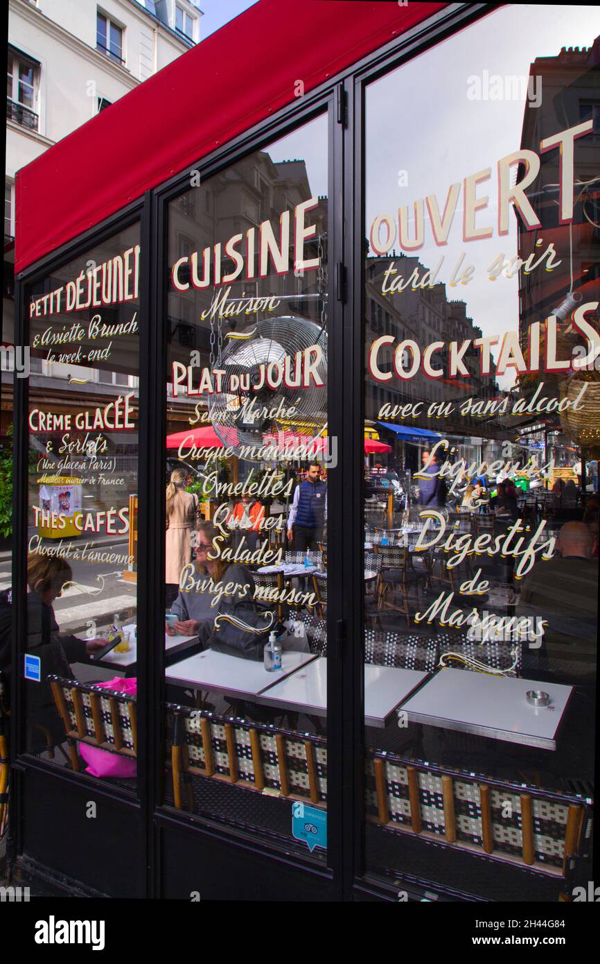 France, Paris, restaurant window, street scene Stock Photo - Alamy