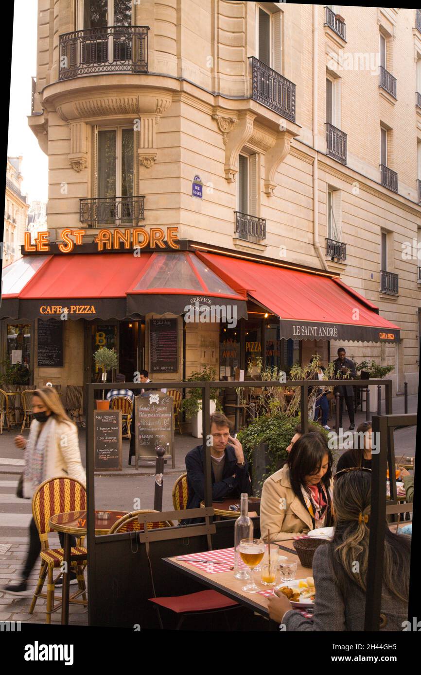 France, Paris, street scene, restaurant, people Stock Photo - Alamy