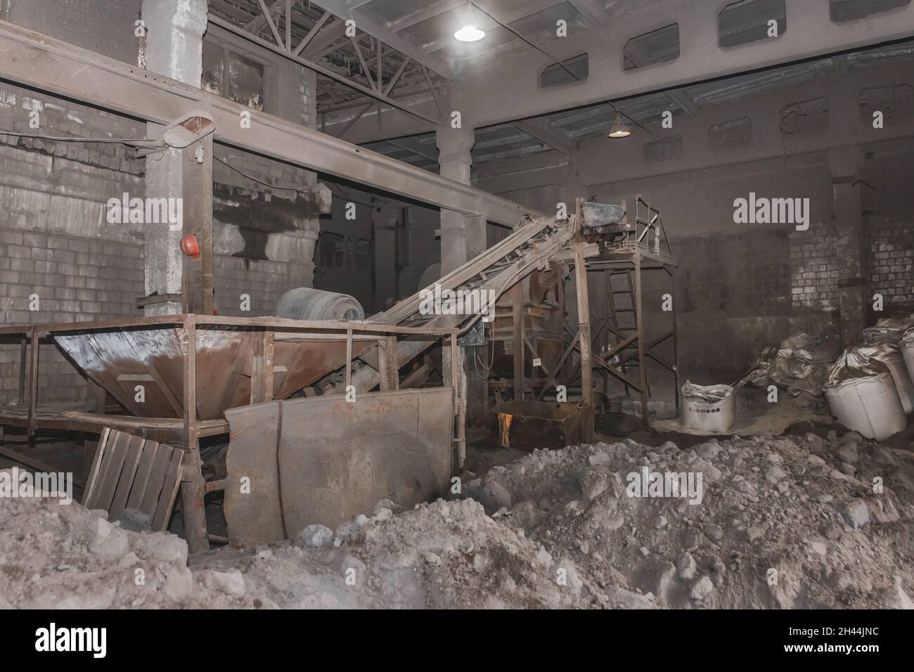 Very long ore conveyor hi-res stock photography and images - Alamy