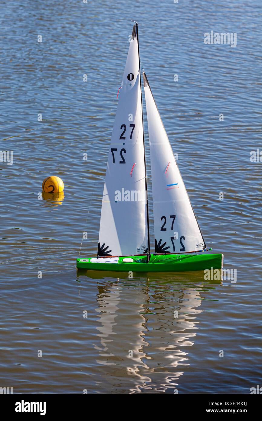 Green bouy hi-res stock photography and images - Alamy