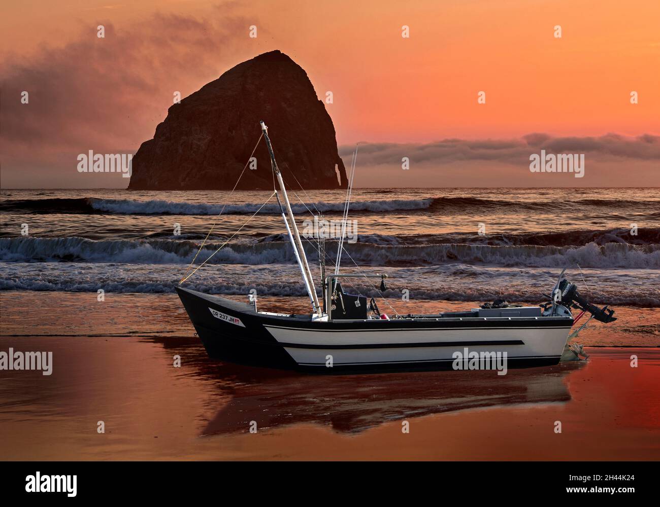 Sunset at Cape Kiwanda with Dory Boat, Pacific City, Oregon Stock Photo ...