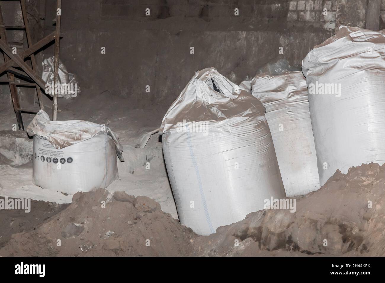 Bentonite plant hi-res stock photography and images - Alamy