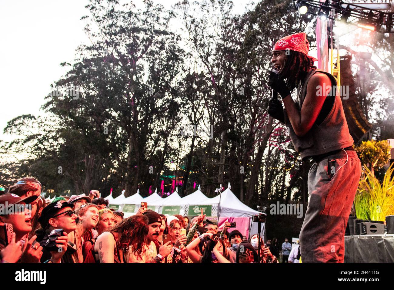 Bakar singer hi-res stock photography and images - Alamy