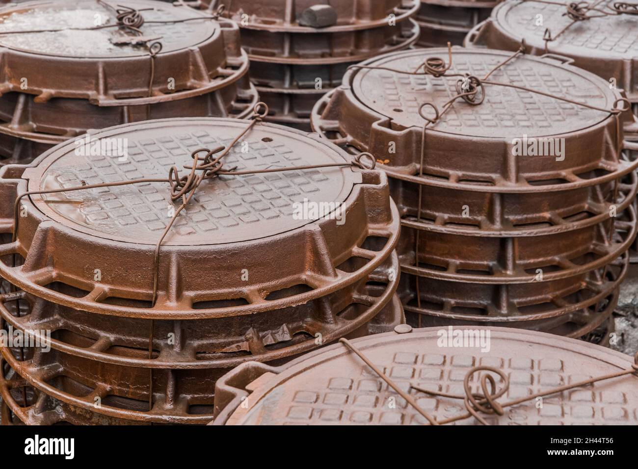 Manhole manholes sewer hi-res stock photography and images - Alamy