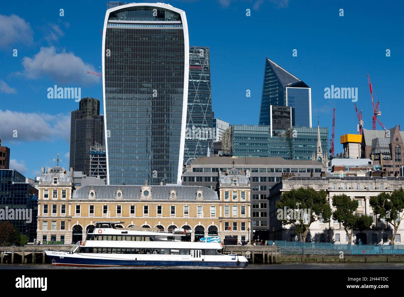 October 2021: The Walkie Talkie building in The City of London seen ...