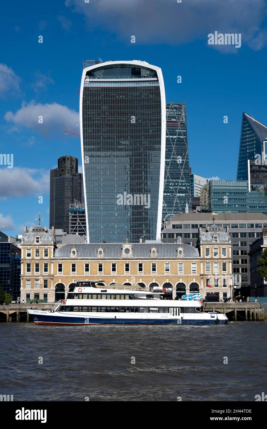 October 2021: The Walkie Talkie building in The City of London seen ...