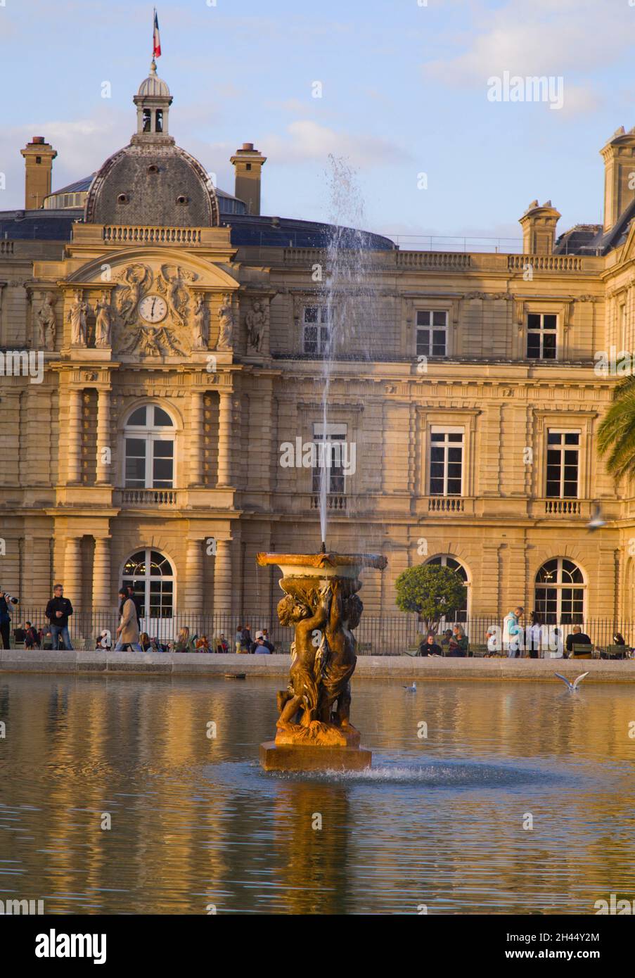 Palais de luxembourg (senate) hi-res stock photography and images - Alamy