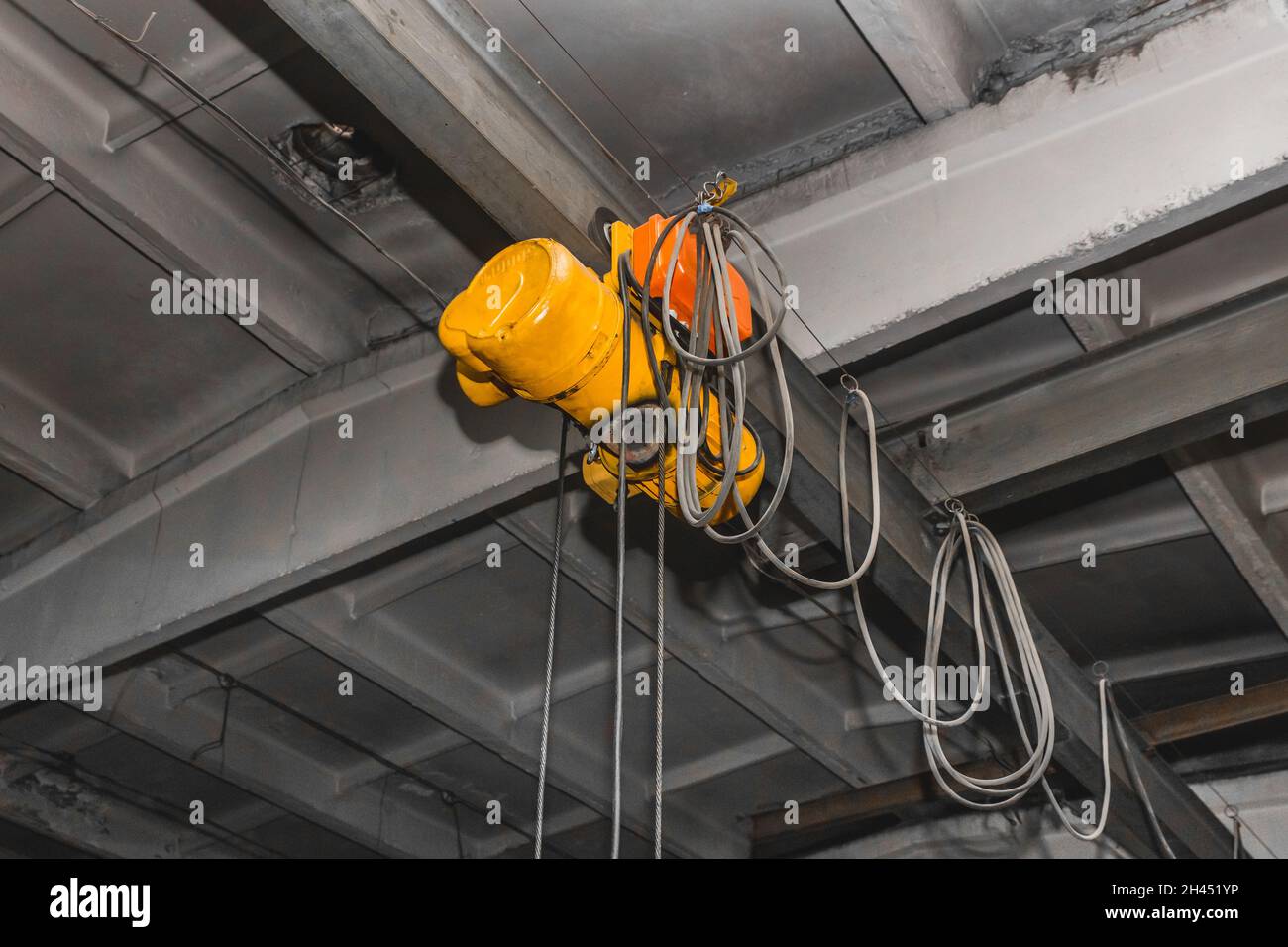 Electric winch hoist lifting mechanism industrial telfer and equipment with rope Stock Photo - Alamy