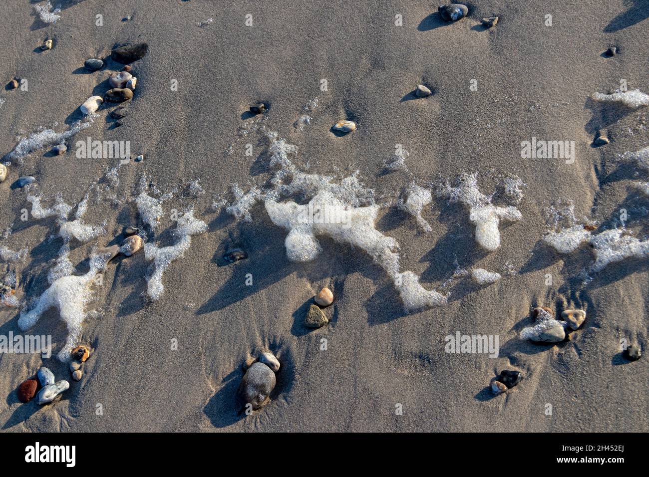 Island of foam hi-res stock photography and images - Alamy