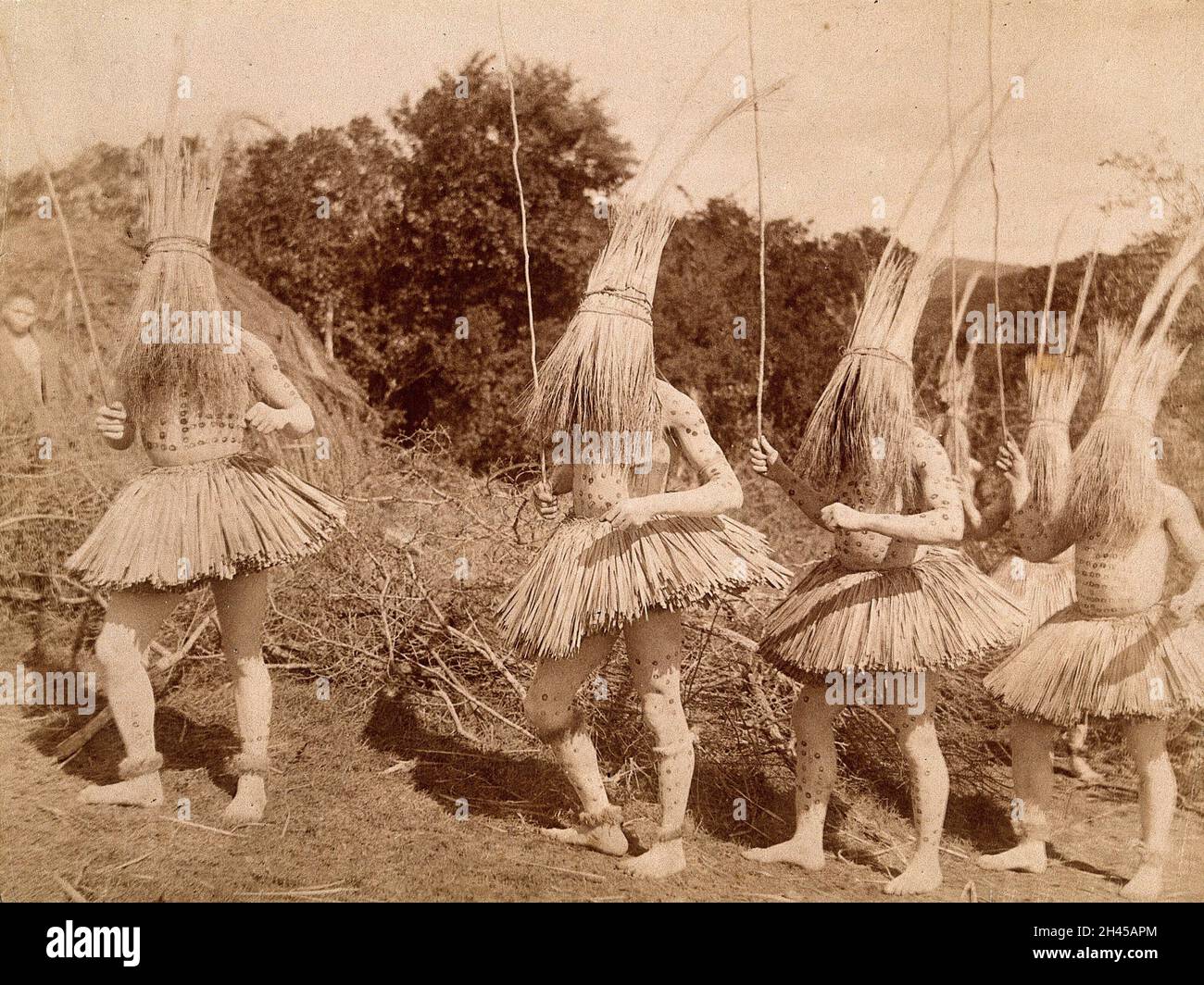 Ceremonial war dance hi-res stock photography and images - Alamy